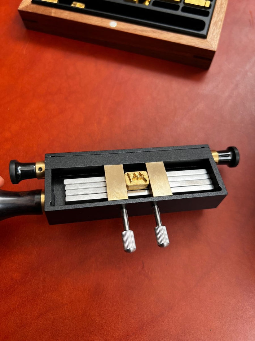 Maxita Stamp Holder - JunLinLeather